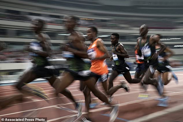 5000 METERS IN MEDIAS RES – WANDERING IN A RUNNING WORLD